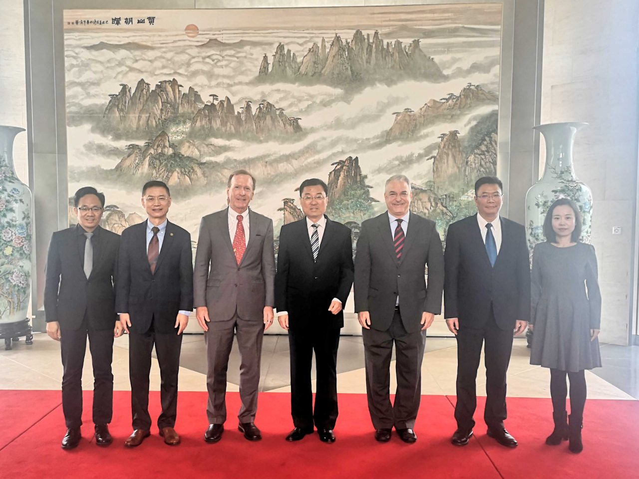 Chinese Ambassador to the United States Xie Feng met with the ...
